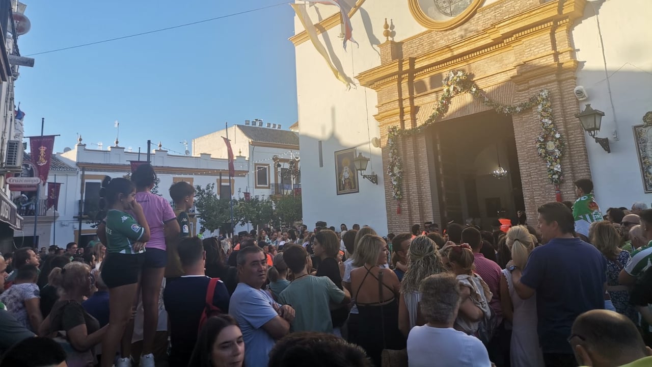 Locura con la visita del Betis a Villaverde del Río - Estadio Deportivo