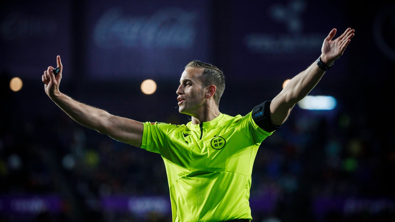 El durísimo ataque de Real Madrid Televisión a Alberola Rojas - Estadio ...